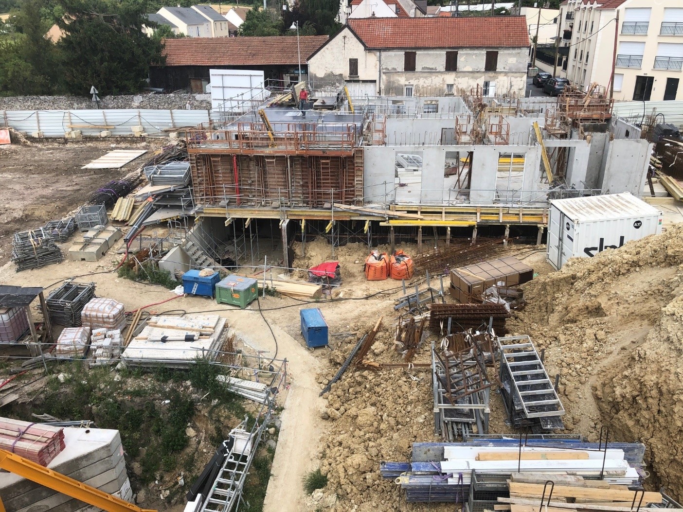 CONSTRUCTION DE NOUVEAUX LOGEMENTS A COURTRY